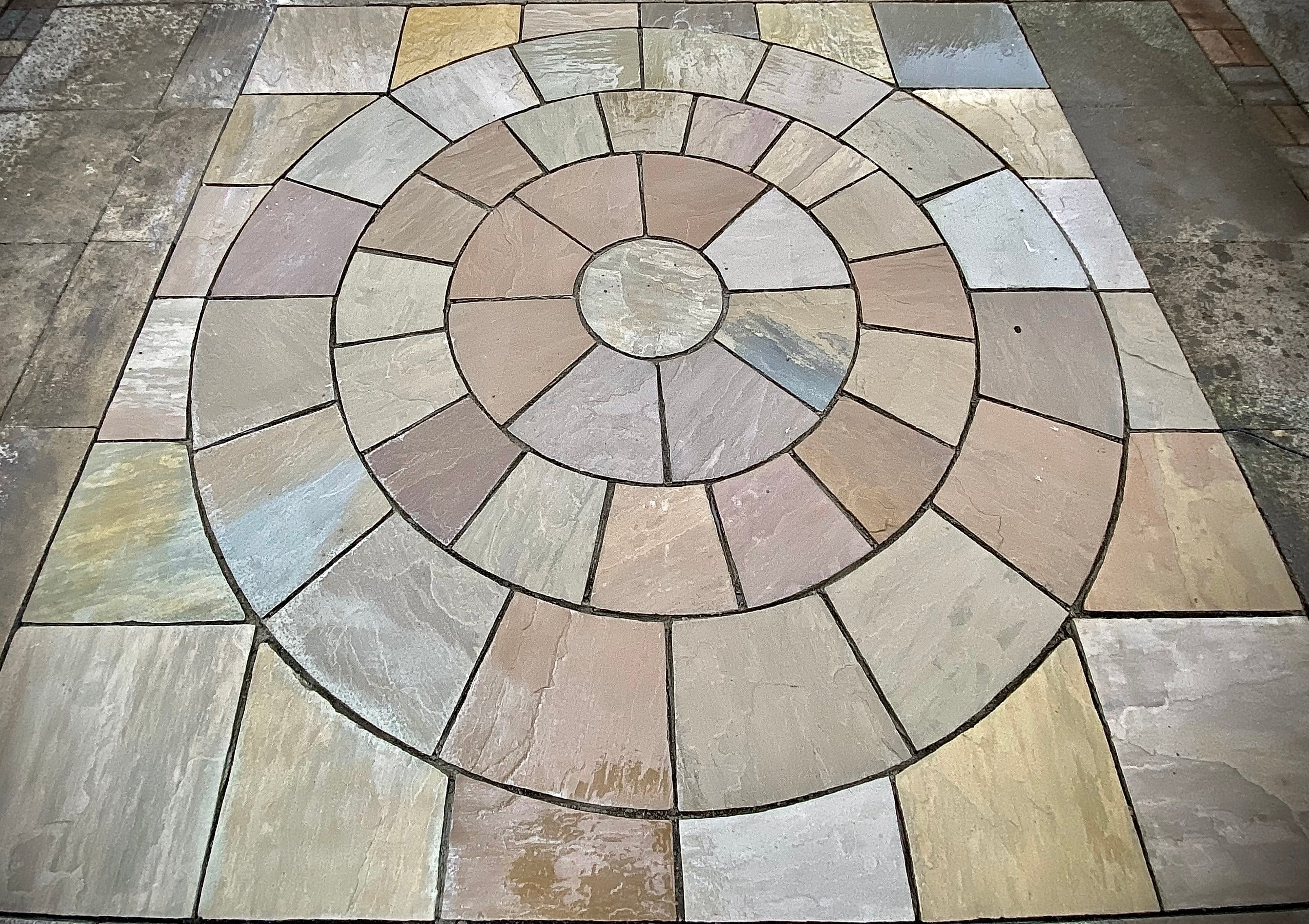 Raj Green Indian Sandstone Circles – Infinite Paving